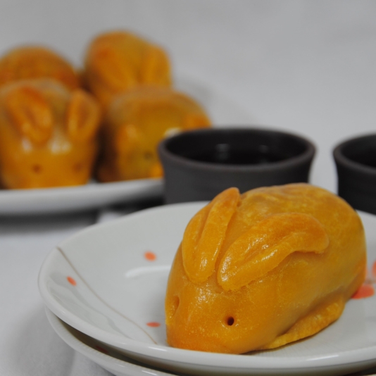 Celebrating Mid-Autumn Festival - Piggy and Bunny Mooncakes