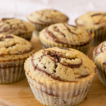 Mini Marble Cakes + Versatile Blogger Award